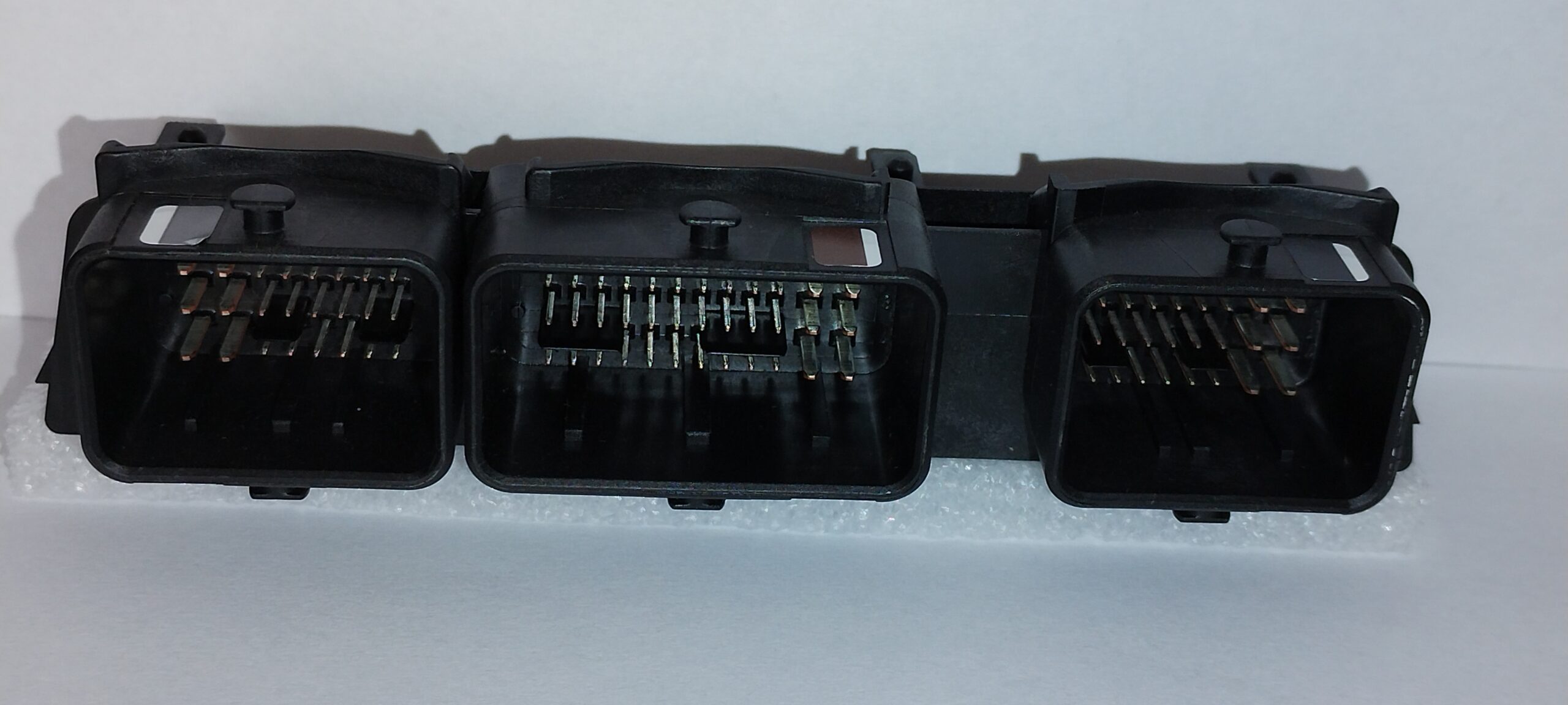 112 PIN MALE CONNECTOR BS827 - ECUTEST