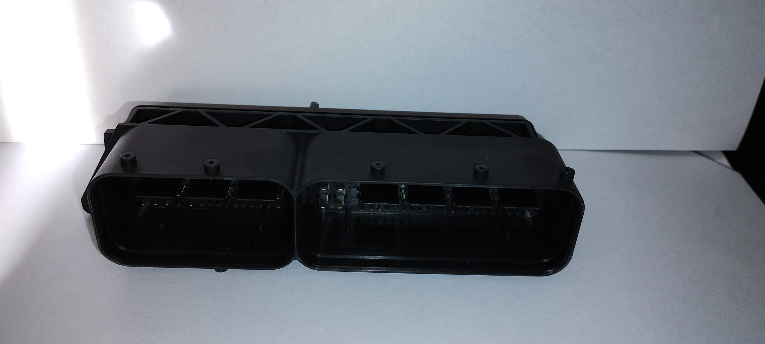 154 PIN MALE CONNECTOR BS852 - ECUTEST